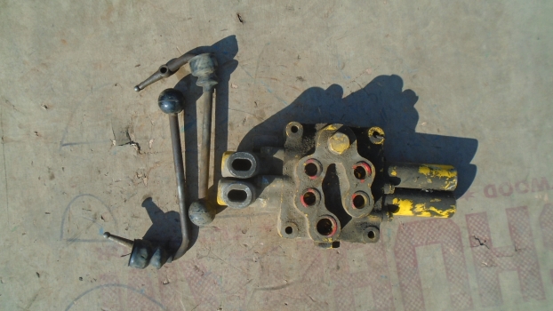 Tractor Implement Hydraulic Lever Pack Twin Levers Yellow | Tractor ...