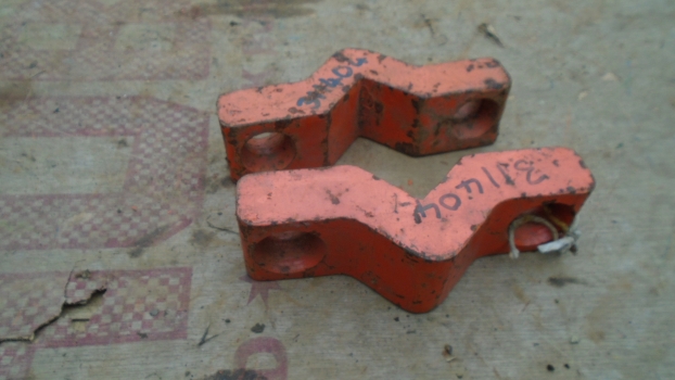 Howard Rotavator V Brackets Pair 311404 | Tractor Implements - Spares ...